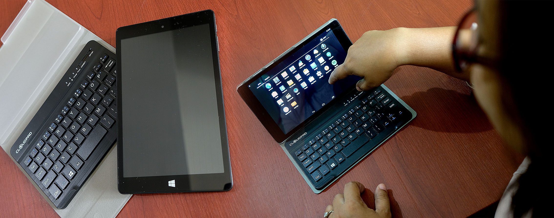 Unboxing: Cloudfone Cloudpad X – Dual Boot Tablet - MegaBites