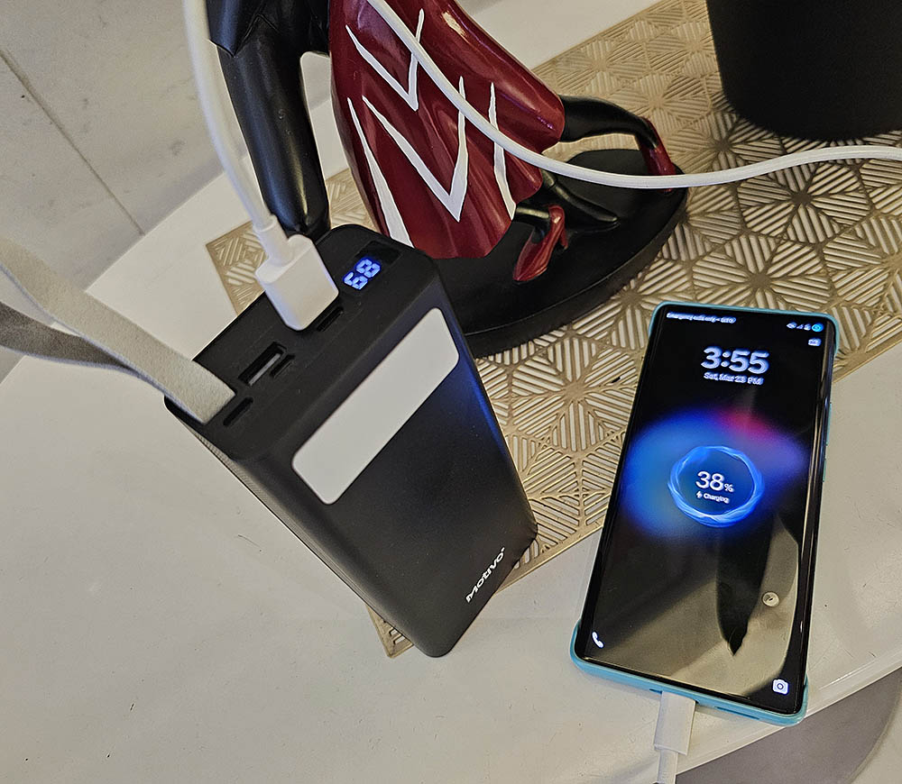 Review: Motivo H109 30,000mAh Power Bank - MegaBites