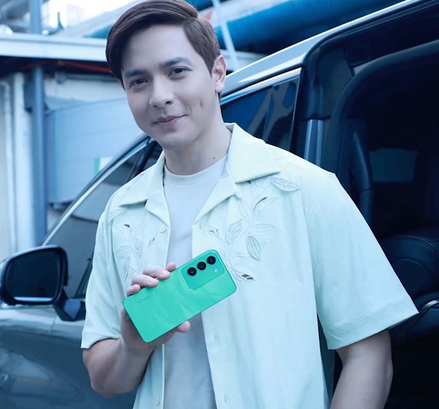 Alden Richards shares his new baby, vivo Y100 - MegaBites