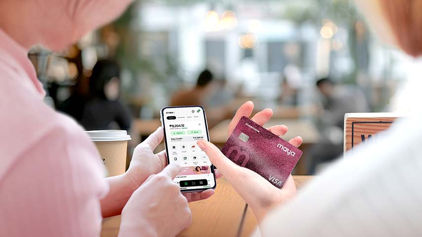 The Pink Glitter Edition Maya Visa Card Just Dropped—Here’s Why ...